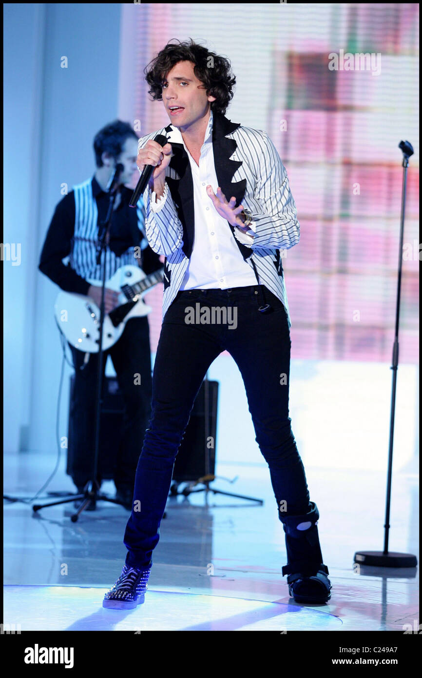 Singer Mika performs on the French television show "Vivement Dimanche ...