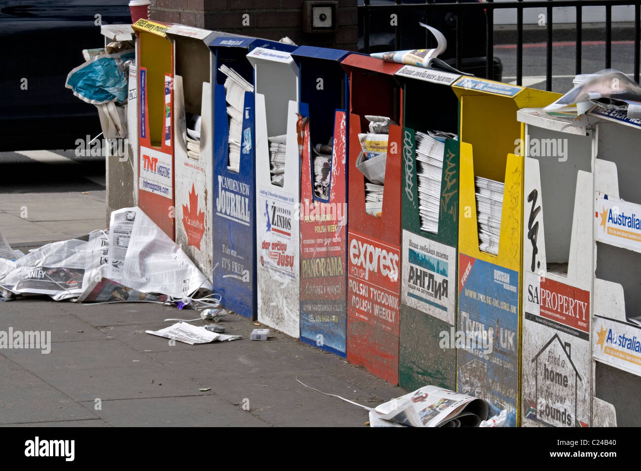 Free newspaper stands hi-res stock photography and images - Alamy