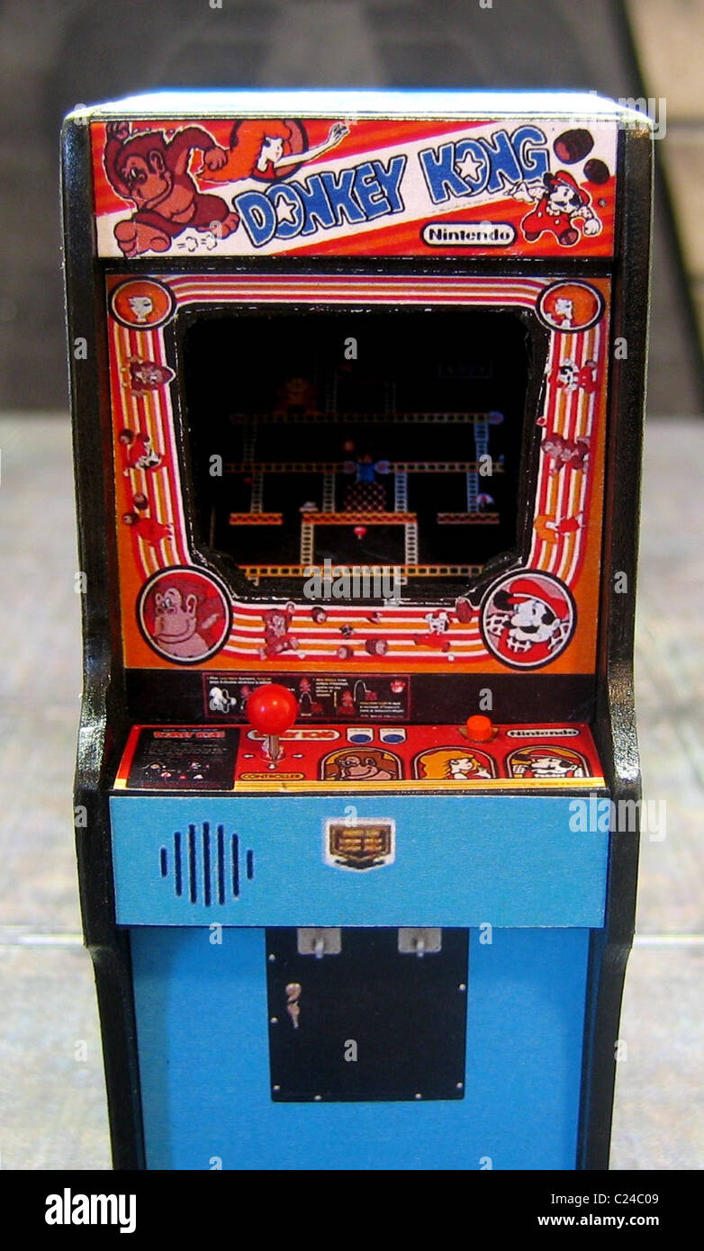 Miniature Arcade Cabinets Justin Whitlock'sáArcade Cabinetsáare big on ...