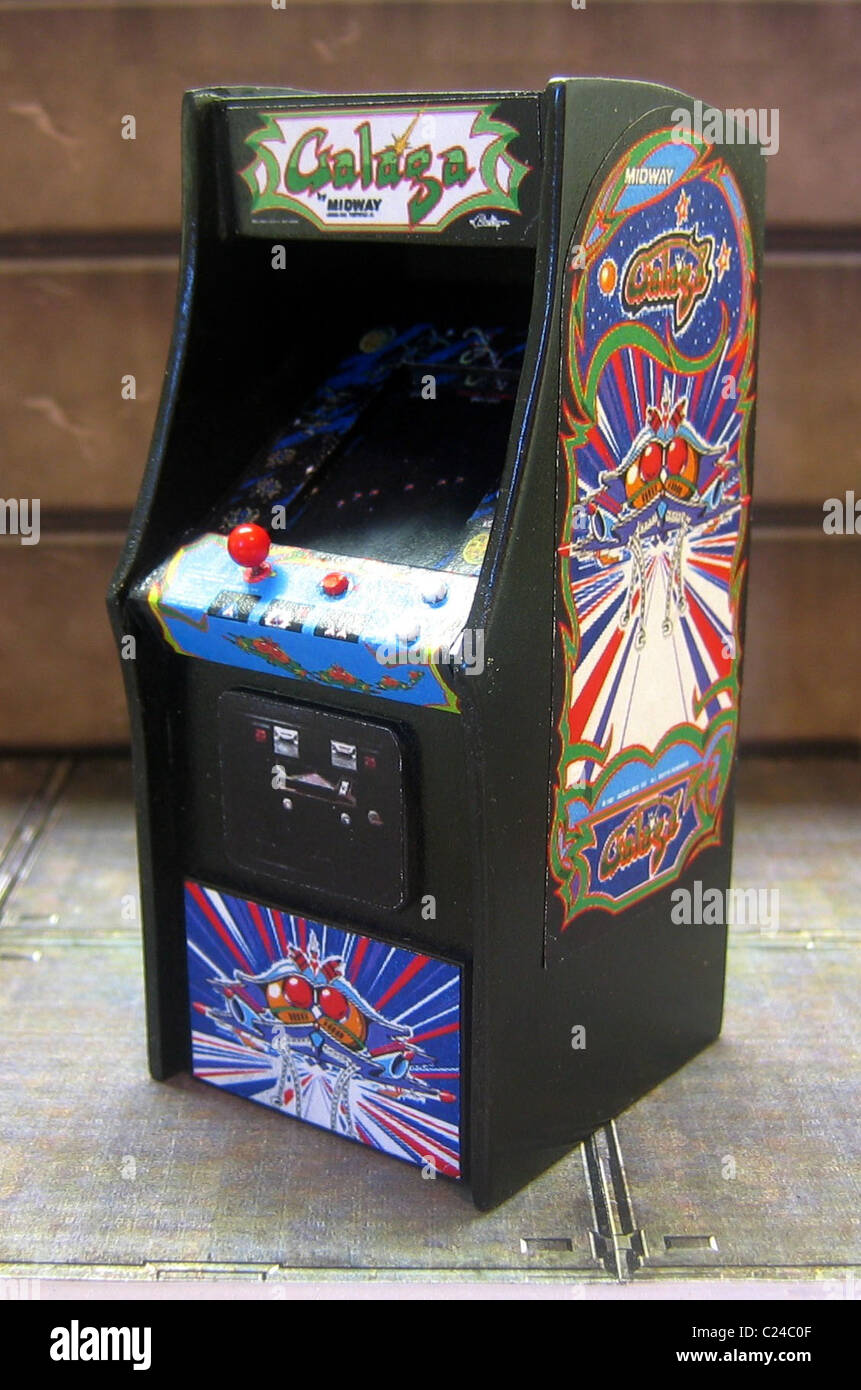 Miniature Arcade Cabinets Justin Whitlock'sáArcade Cabinetsáare big on ...