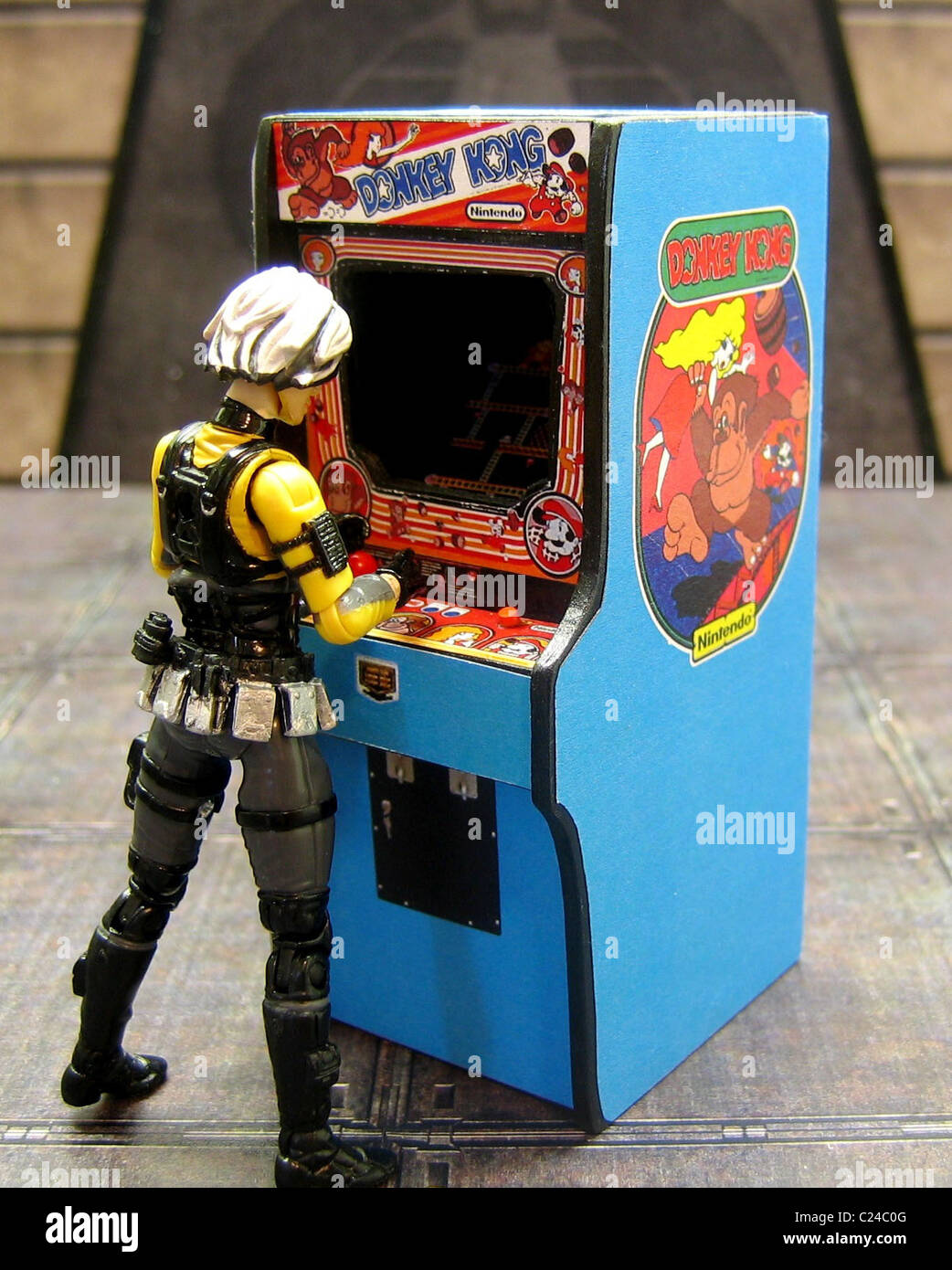 Miniature Arcade Cabinets Justin Whitlock'sáArcade Cabinetsáare big on ...
