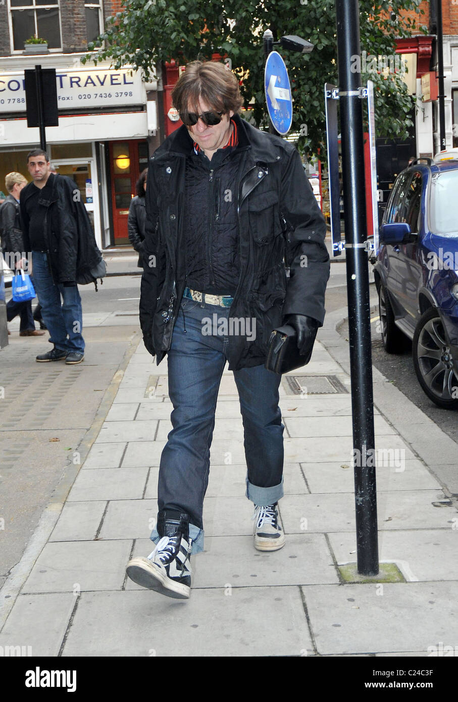 Jonathan Ross outside the BBC Radio 2 studios London, England - 06.11. ...