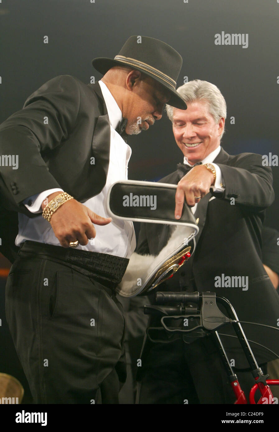 Ken Norton 2009 Hall of Fame inductee 20th anniversary of Fight Night ...