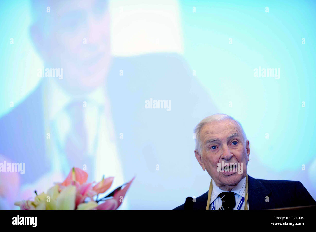 Kenneth j arrow hi-res stock photography and images - Alamy