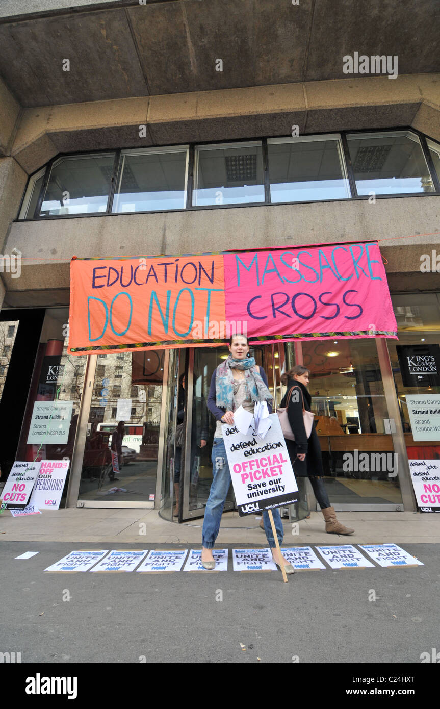 University and college union strike action hi-res stock photography and ...