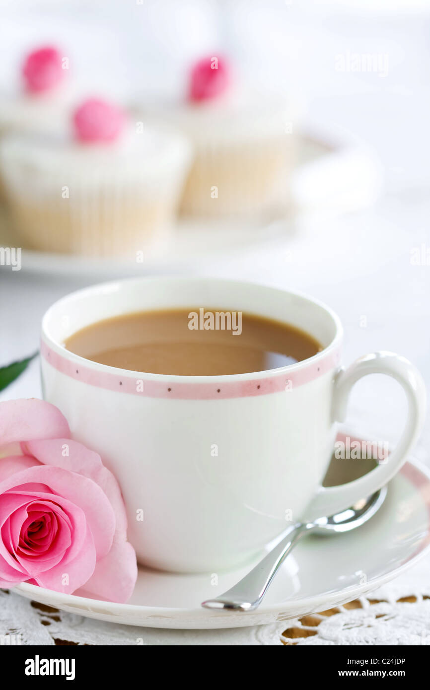 Traditional english tea party hi-res stock photography and images - Alamy