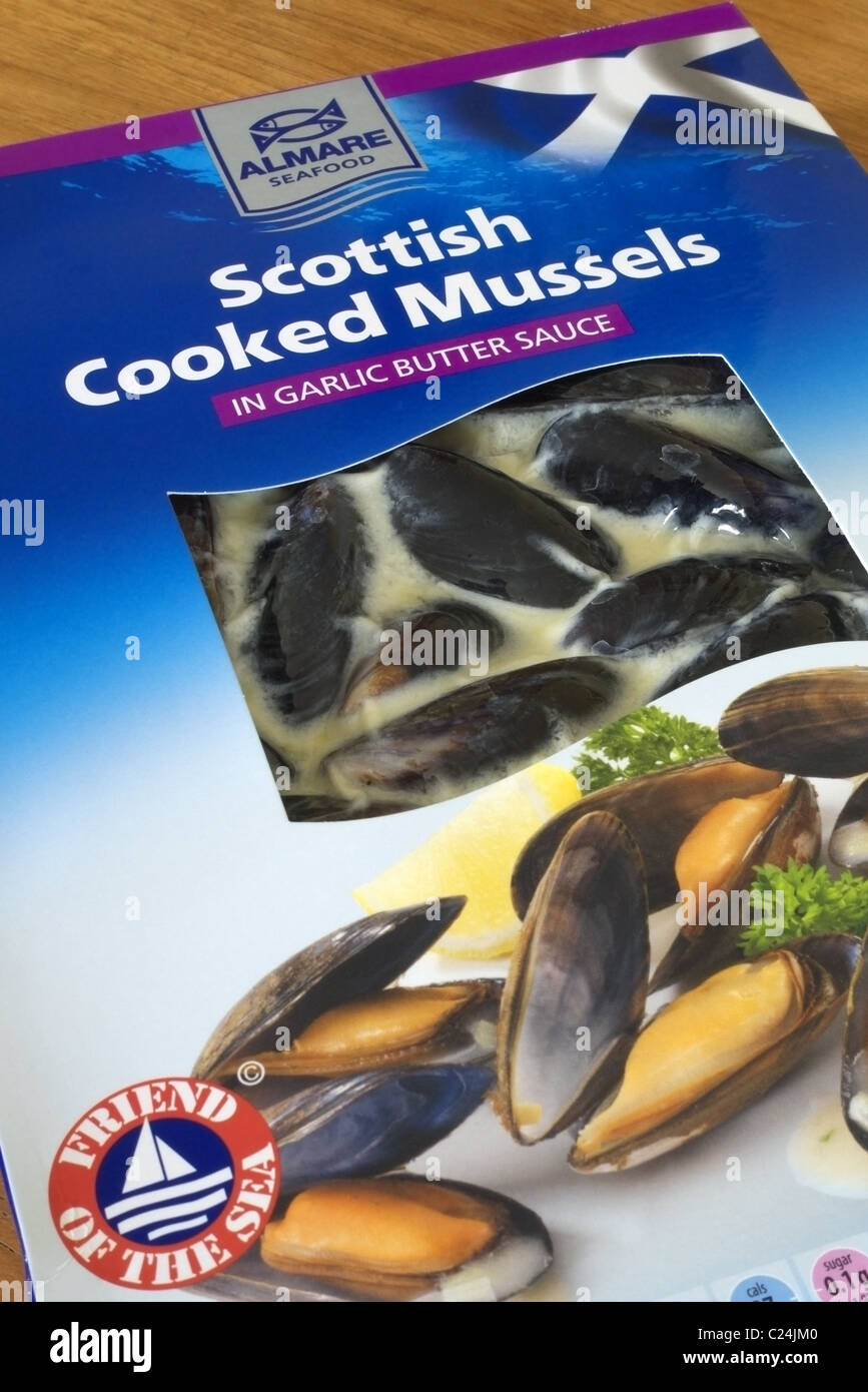 Packet of Fresh Cooked Mussels in Garlic Butter Sauce Stock Photo - Alamy