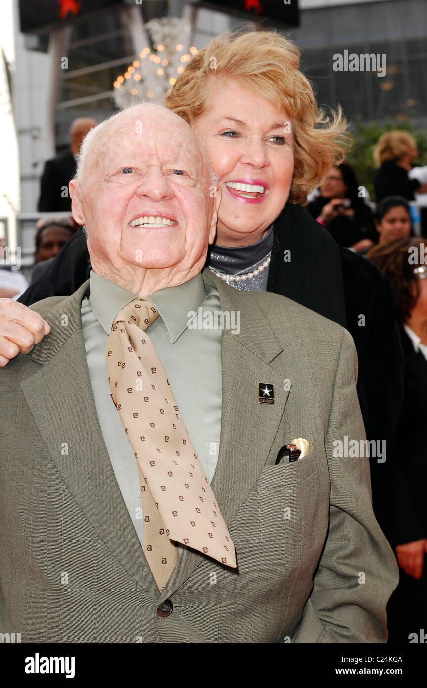 Mickey Rooney and Jan Rooney Michael Jackson's 'This Is It' Premiere at ...