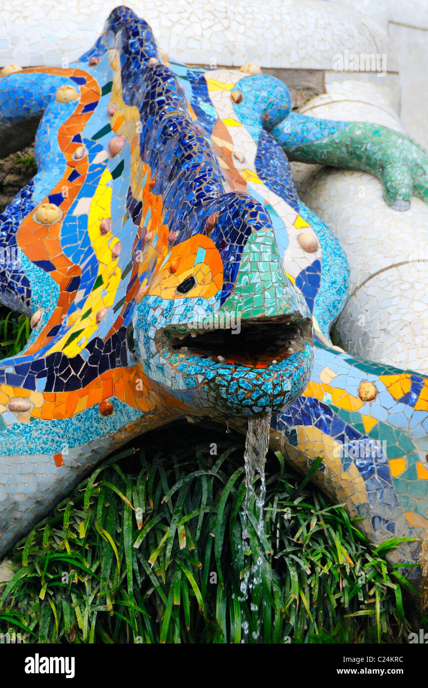 Gaudi lizard hi-res stock photography and images - Alamy