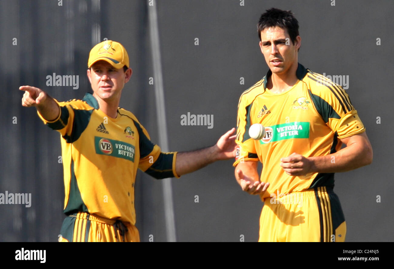 Ricky Ponting and Mitchell Johnson India v Australia - 2nd ODI held at ...