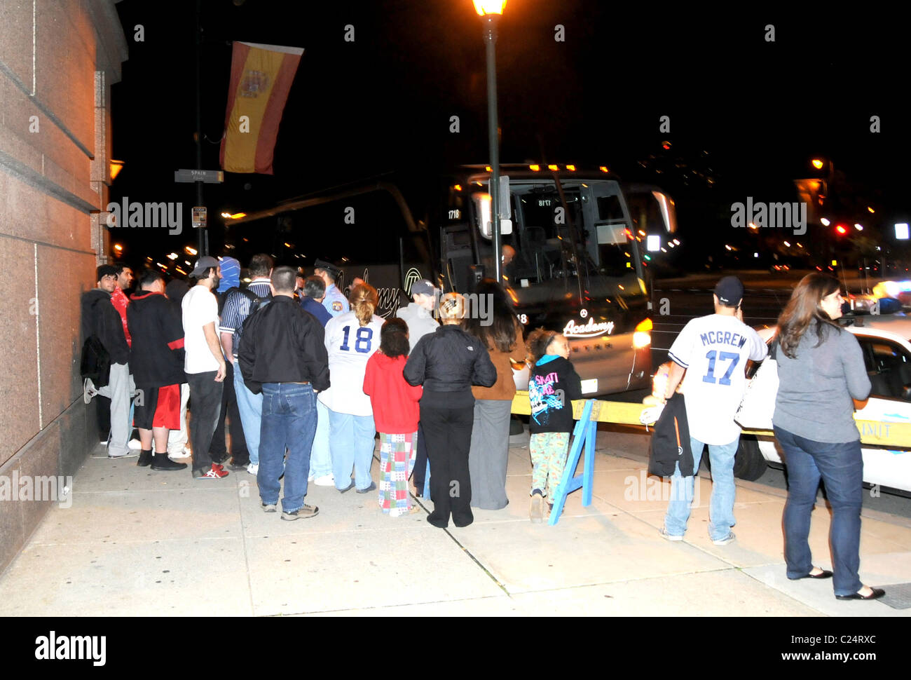 Fans outside the Four Seasons hotel as the New York Yankees baseball ...