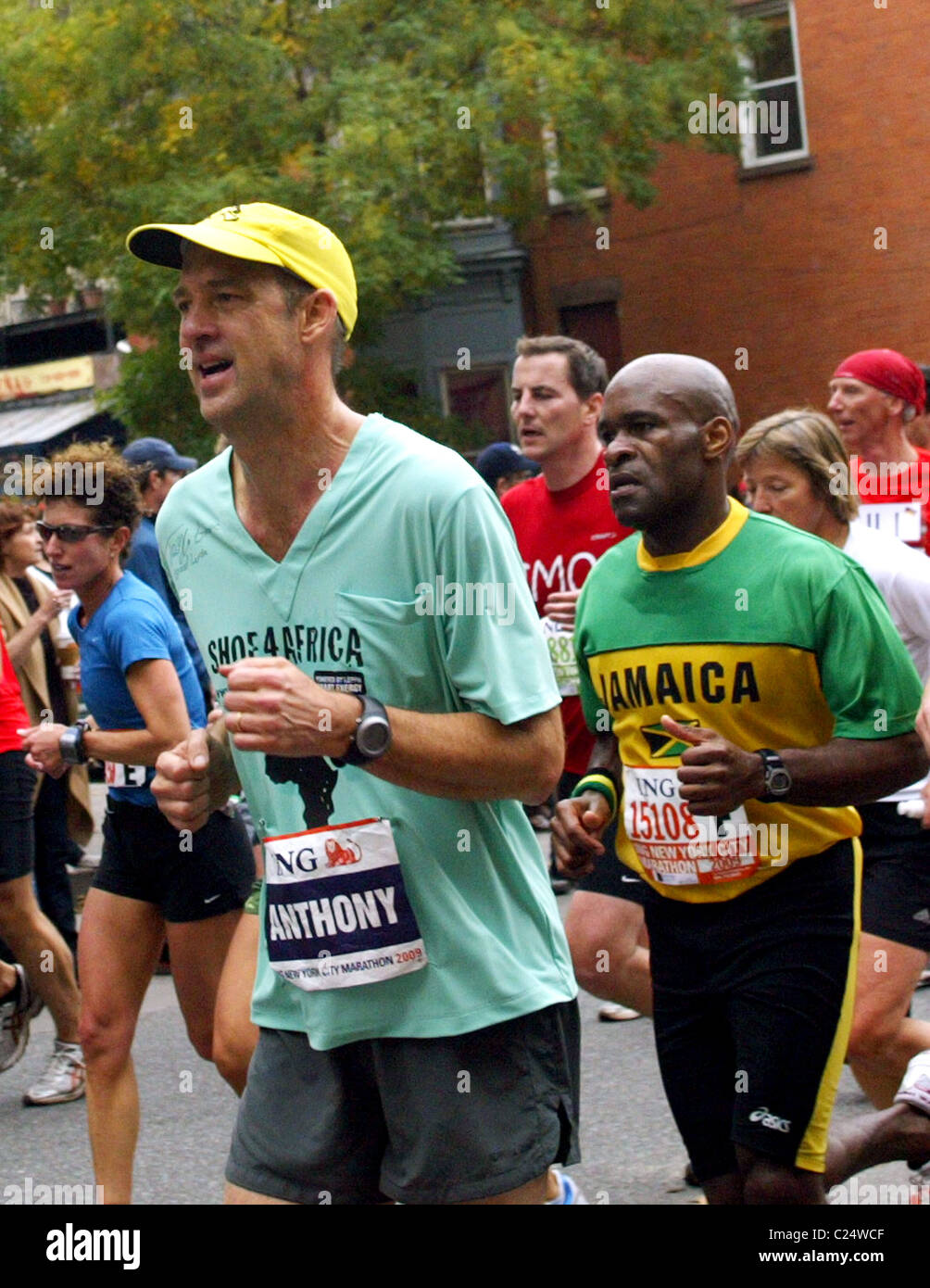 Anthony Edwards runs the ING New York City Marathon New York City, USA ...