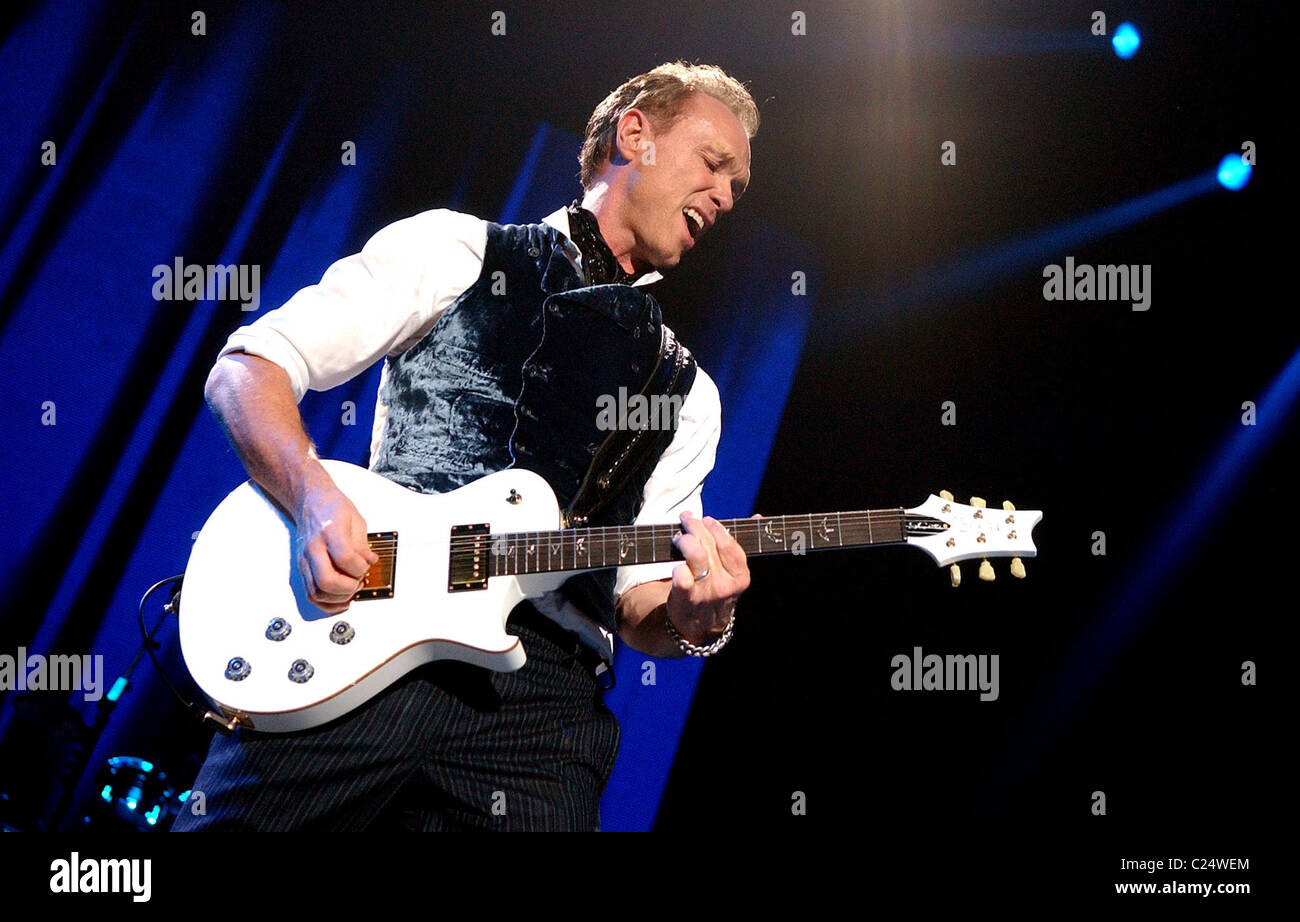 Gary kemp spandau ballet hi-res stock photography and images - Alamy