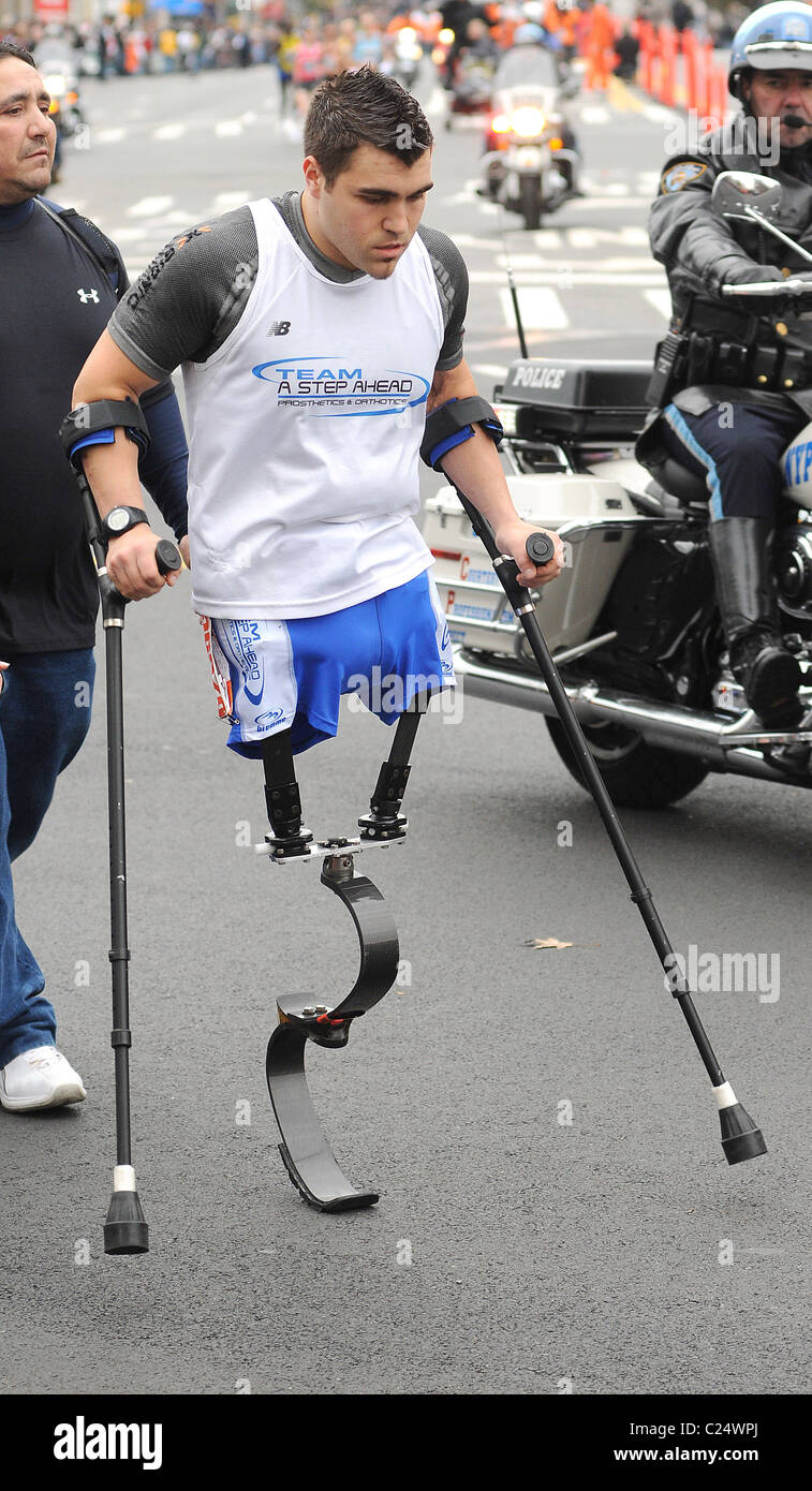 Athlete with prosthetic legs The ING New York City Marathon New York ...
