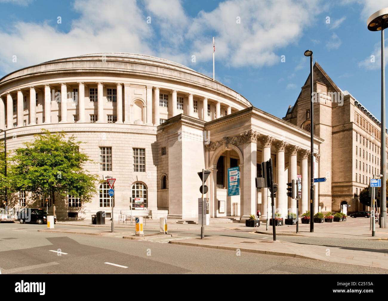 Manchester town hall and central library hi-res stock photography and ...