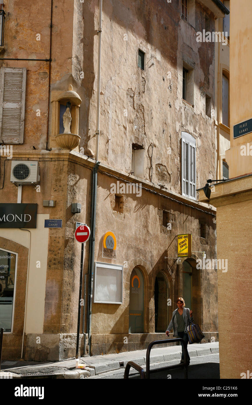 Street in the Vieil Aix the old quarter of Aix en Provence, Bouches du ...