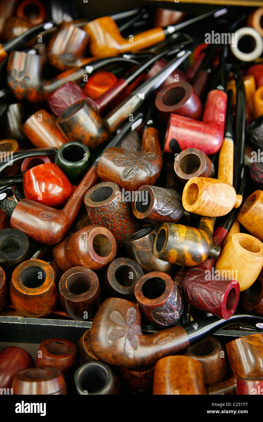 Smoking pipes hi-res stock photography and images - Alamy