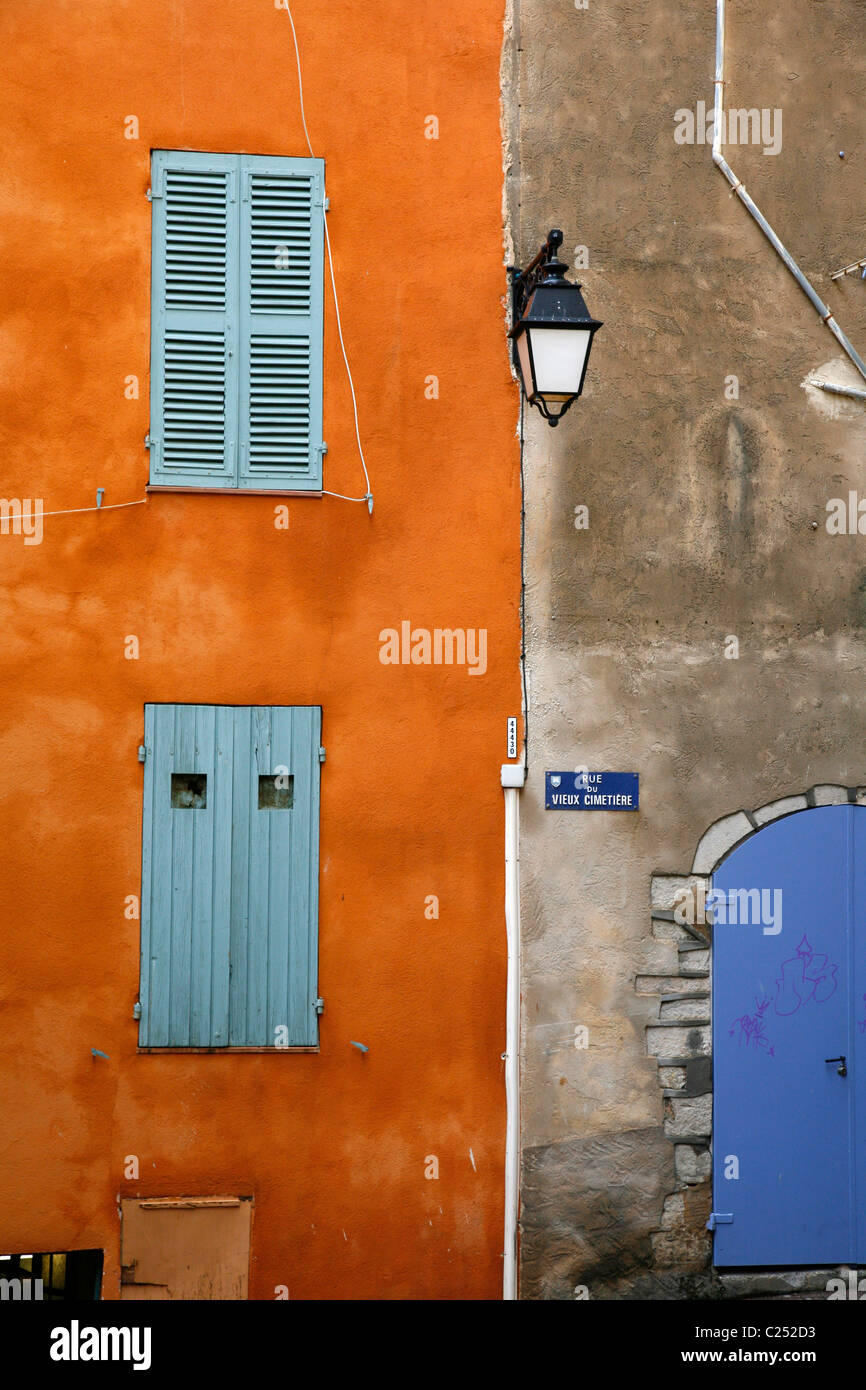 House facade in the old quarter, Hyeres, Var, Provence, France Stock ...