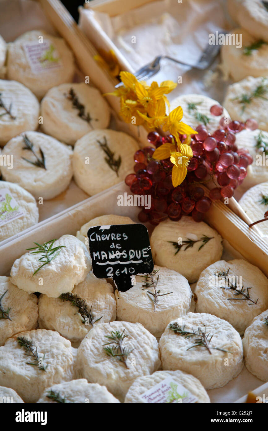 Cheese market france provence hi-res stock photography and images - Alamy