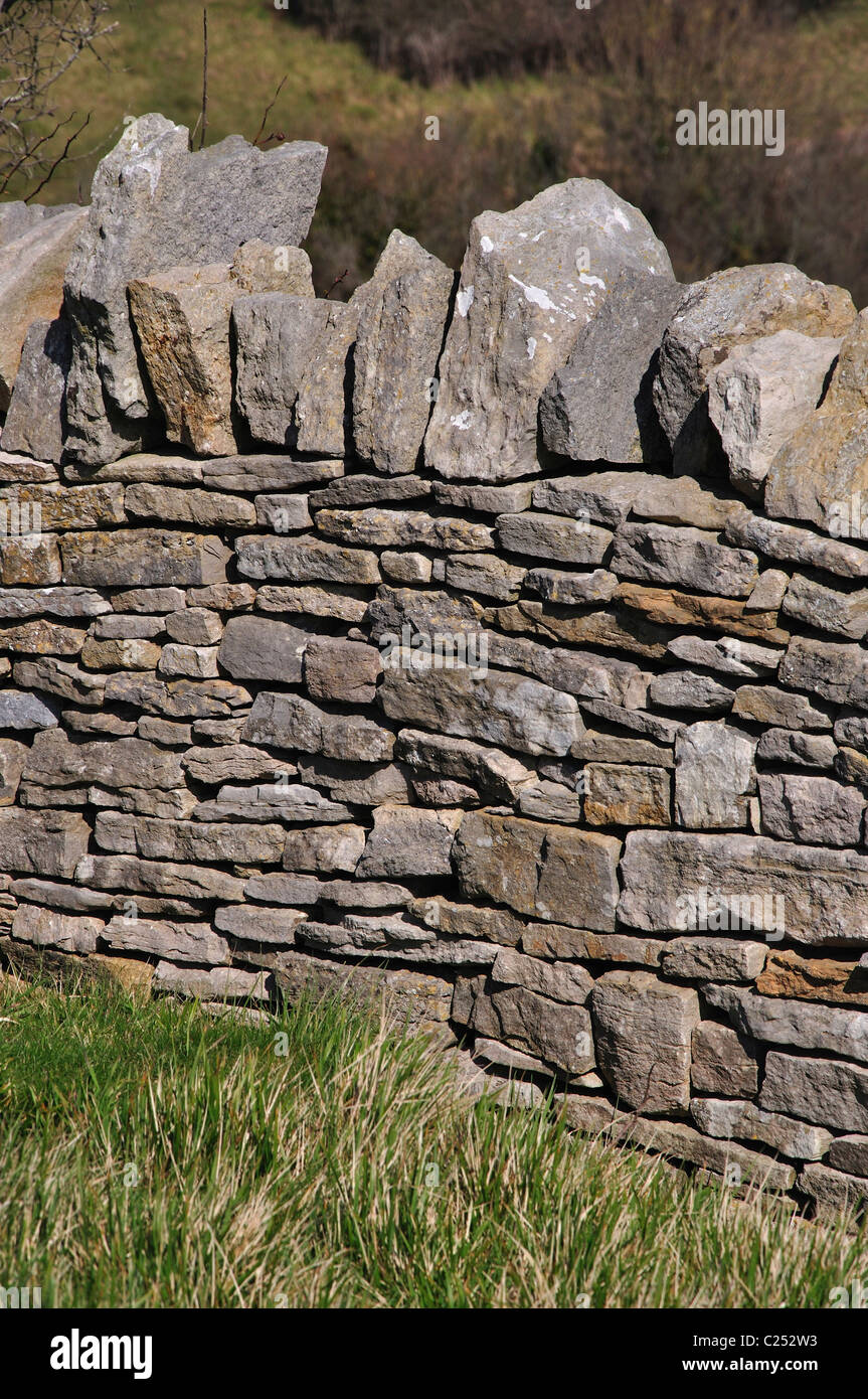 Stone wall constructed hi-res stock photography and images - Alamy