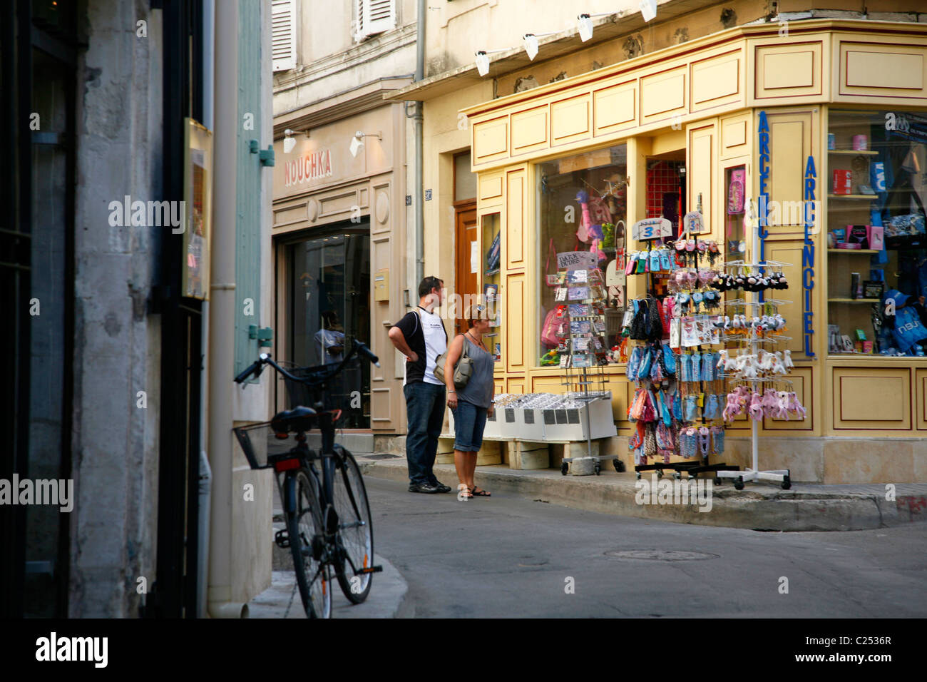 Street scene in the old quarter, St Remy de Provence, Buches du Rhone ...