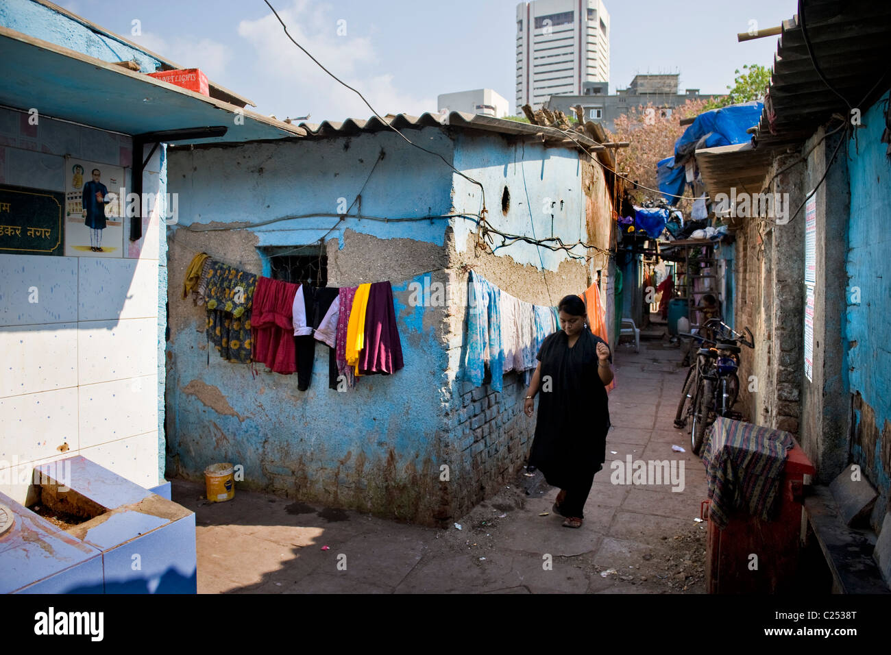 Daily life in the Slum near Colaba area, Mumbai, India Stock Photo - Alamy
