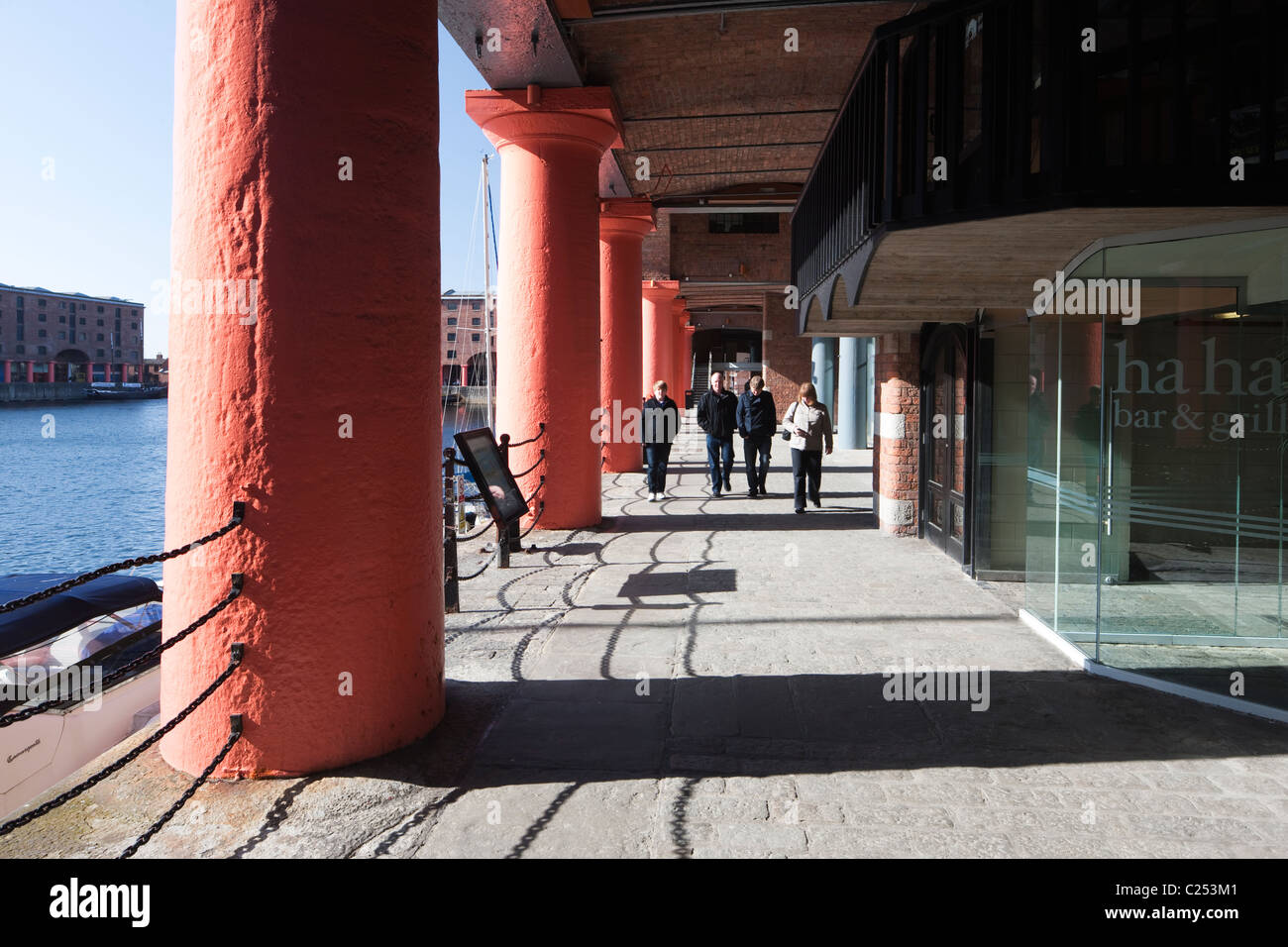 Red column red columns hi-res stock photography and images - Alamy