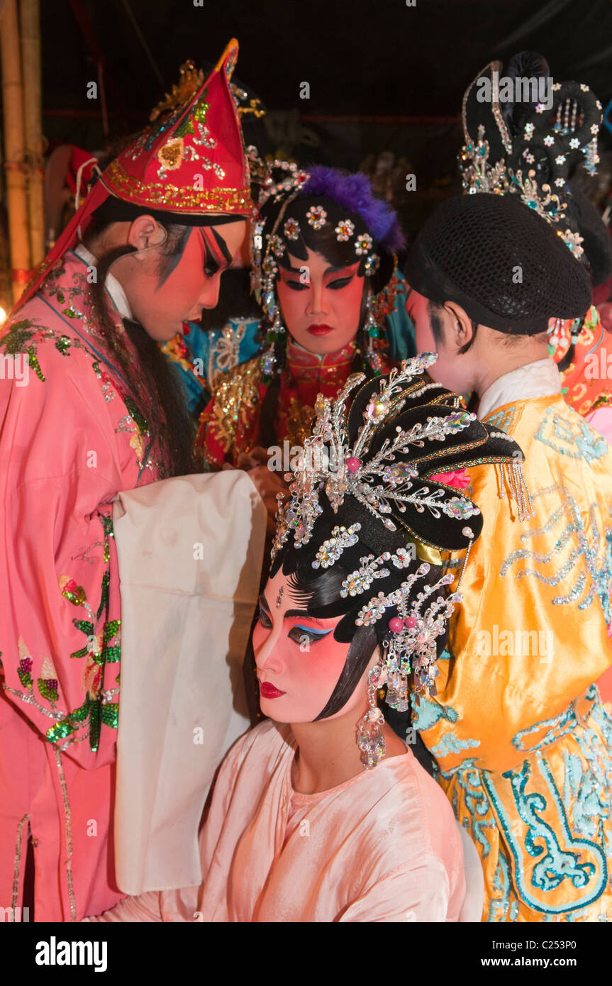 Chinese opera performers backstage in Bangkok, Thailand Stock Photo - Alamy