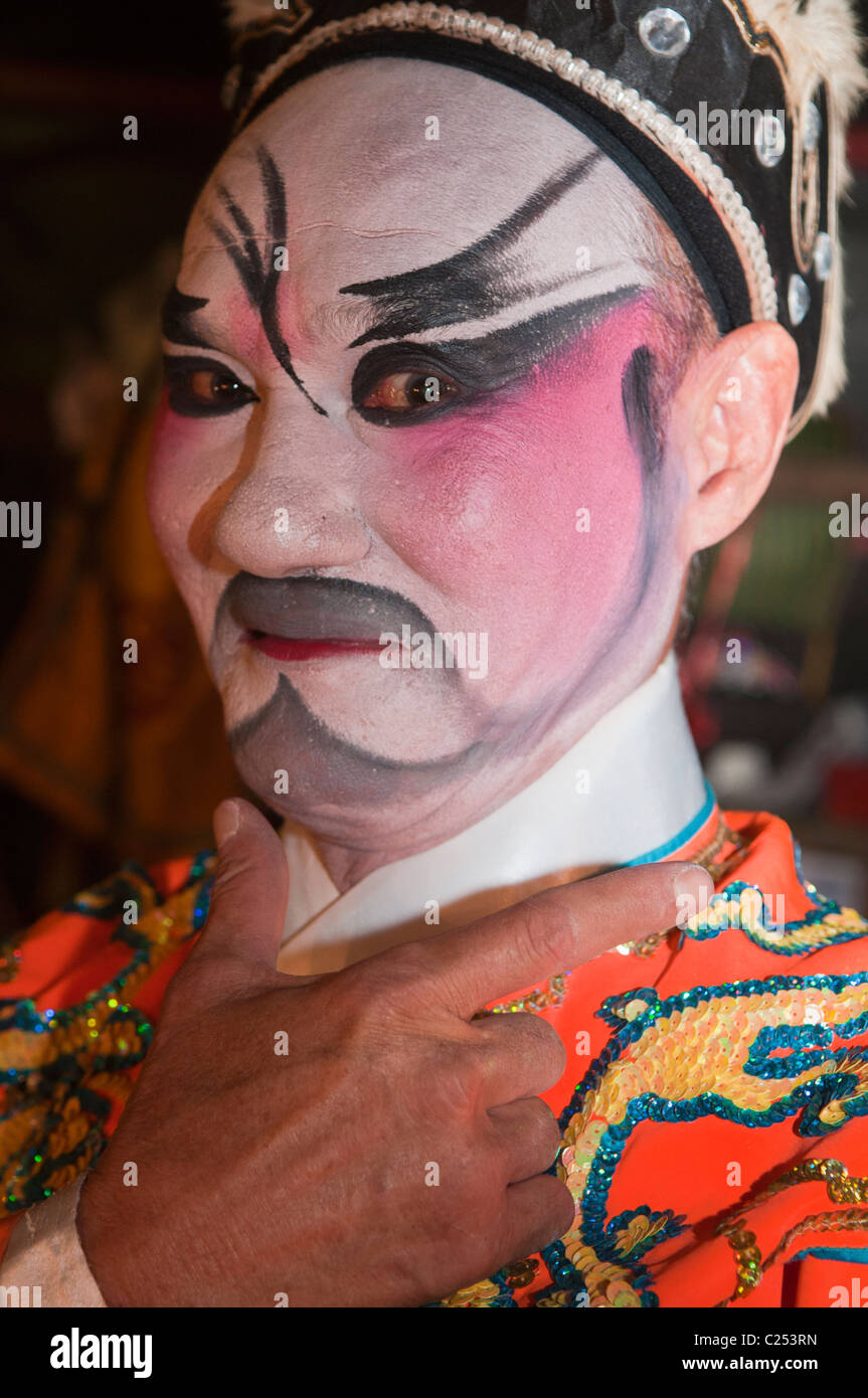 Chinese opera performer backstage in Bangkok, Thailand Stock Photo - Alamy