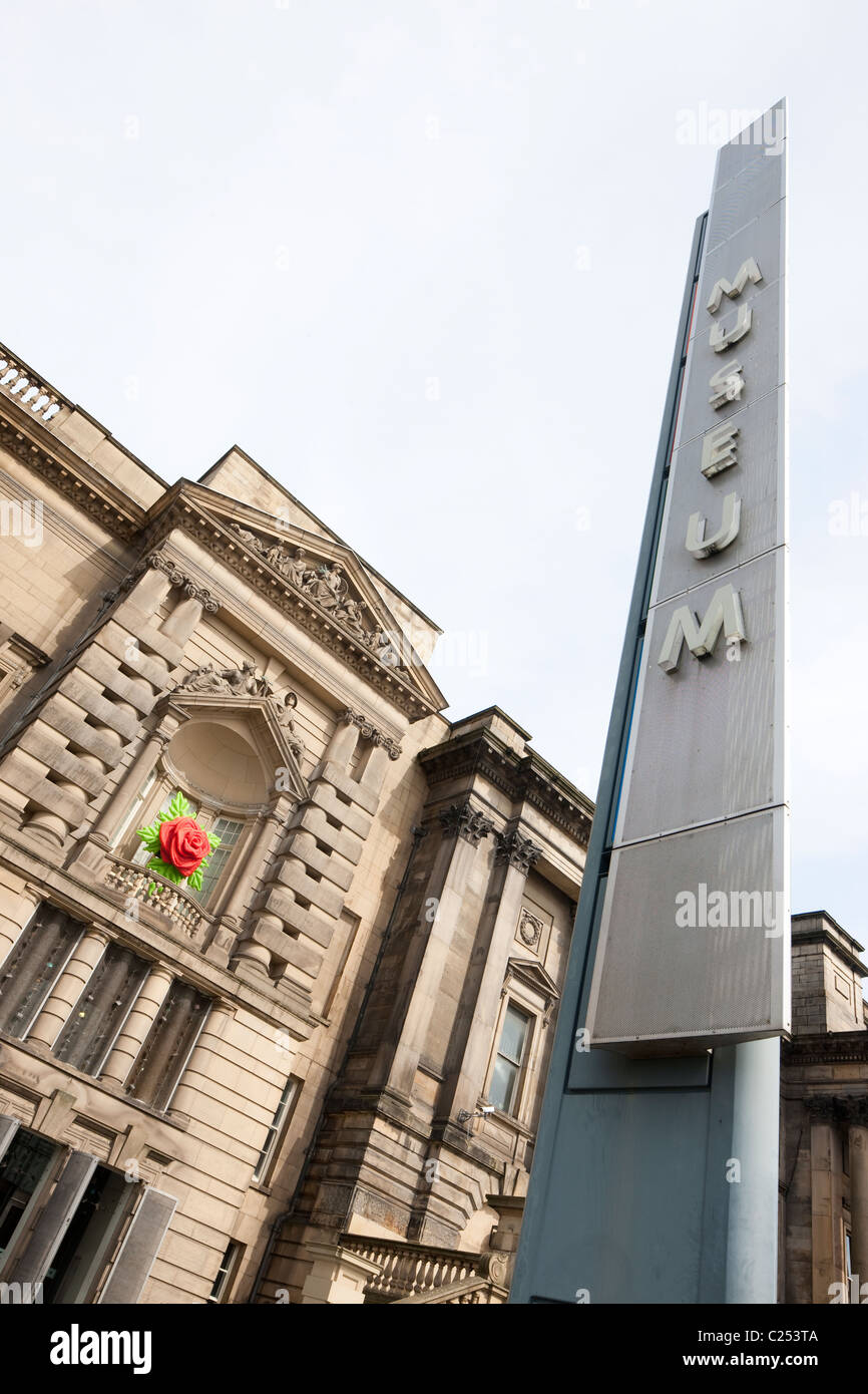 Exterior of the Liverpool Museum, Liverpool Stock Photo - Alamy