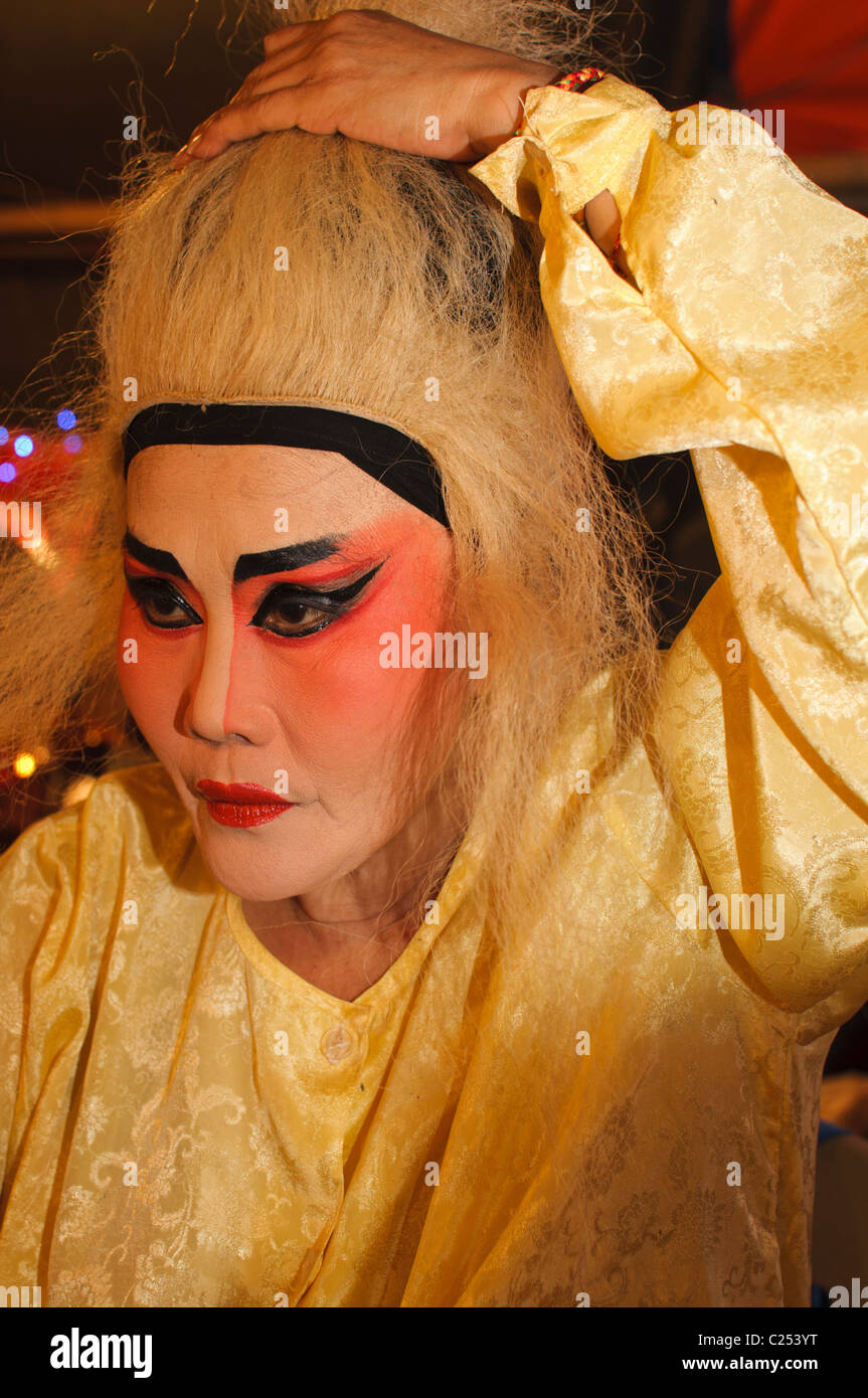 Chinese opera performer backstage in Bangkok, Thailand Stock Photo - Alamy