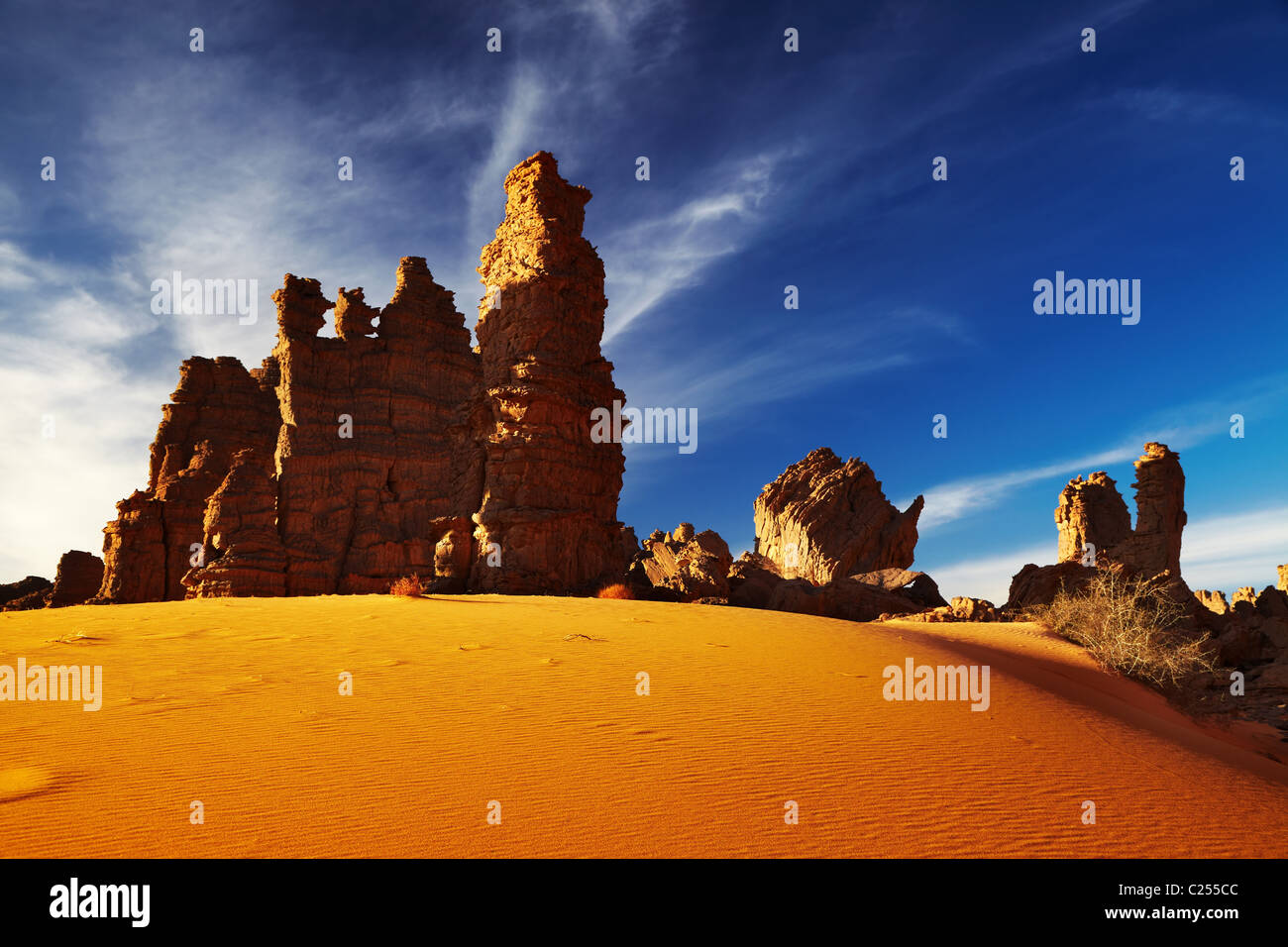 Tassili n’ajjer mountains hi-res stock photography and images - Alamy
