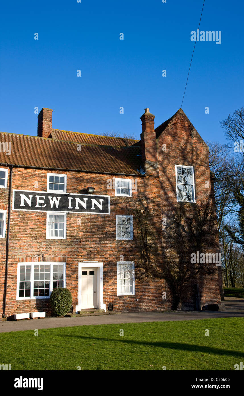 Pub inn exterior hi-res stock photography and images - Alamy