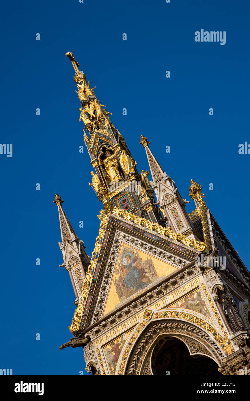 Victoria cross george cross memorial hi-res stock photography and ...