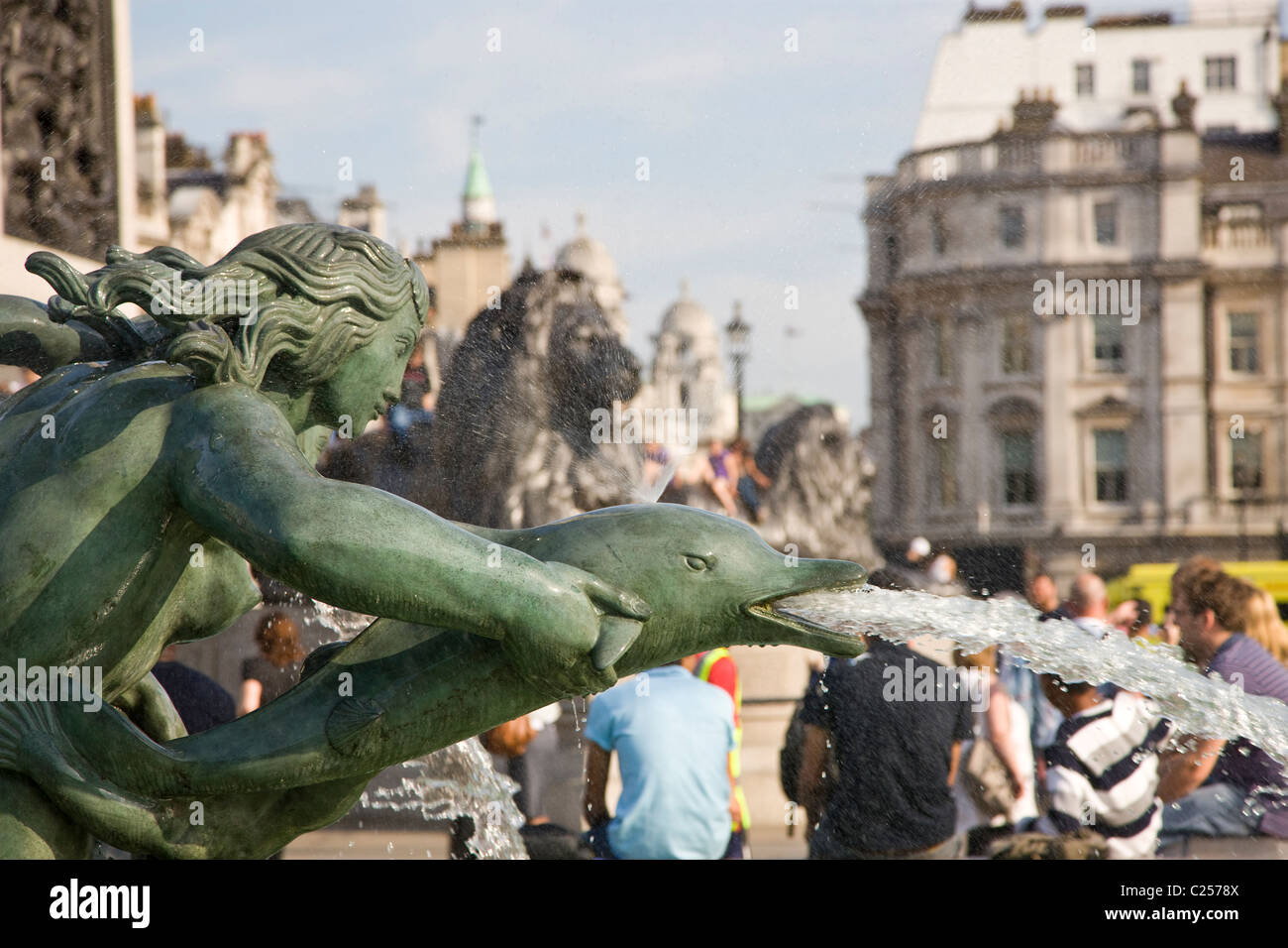 Visit trafalgar square hi-res stock photography and images - Alamy