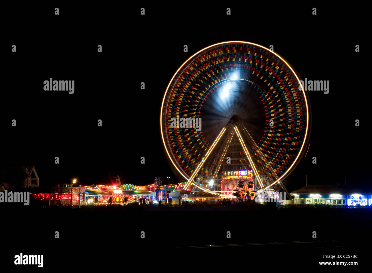 Big wheel on the Centre (Tower) Pier at Blackpool, Northwest England ...