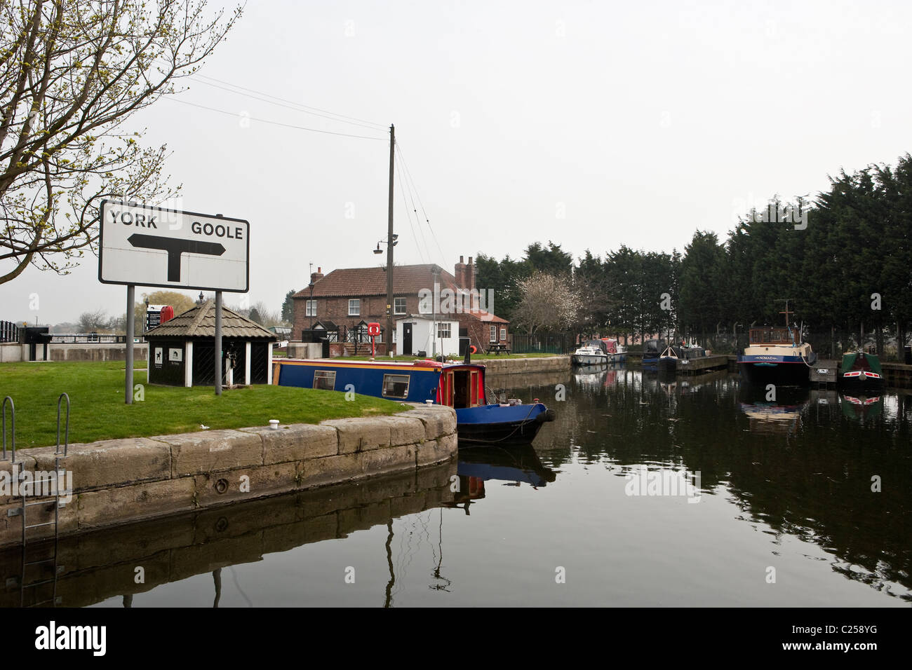 Selby Lock at junction River Ouse, Selby, North Yorkshire with the Lock ...