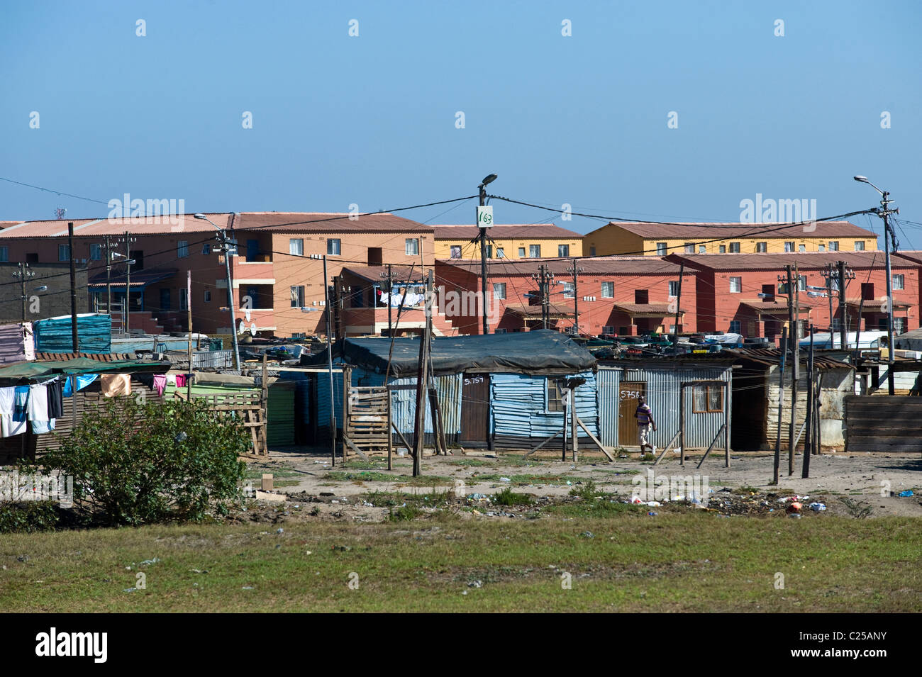 Metal shacks hi-res stock photography and images - Alamy