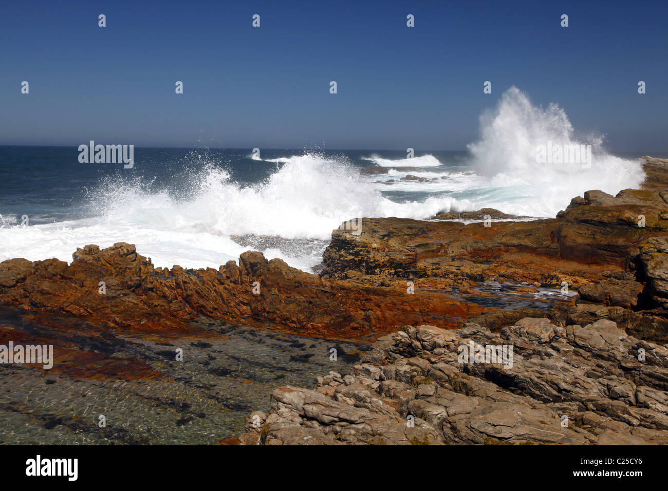 GINGER ROCKS & INDIAN OCEAN CAPE ST. FRANCIS EASTERN CAPE SOUTH AFRICA ...