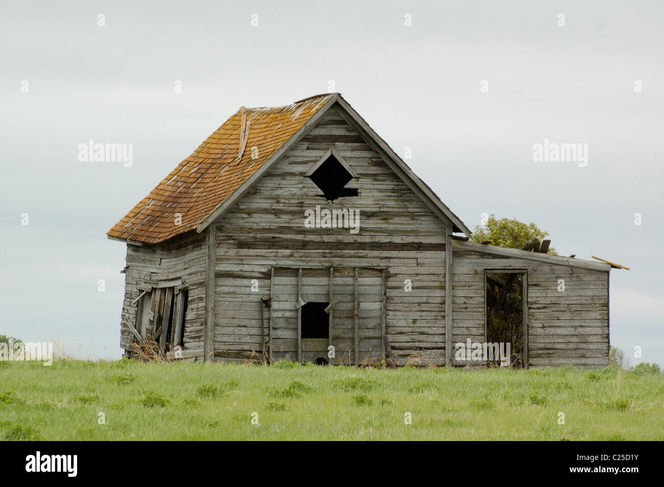 Abandoned farm house Stock Photo - Alamy