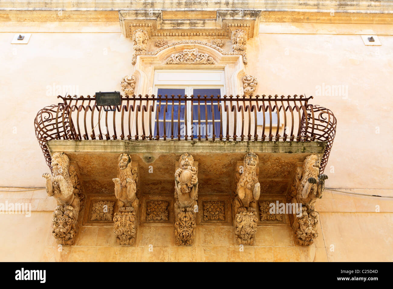 Corbels hi-res stock photography and images - Alamy