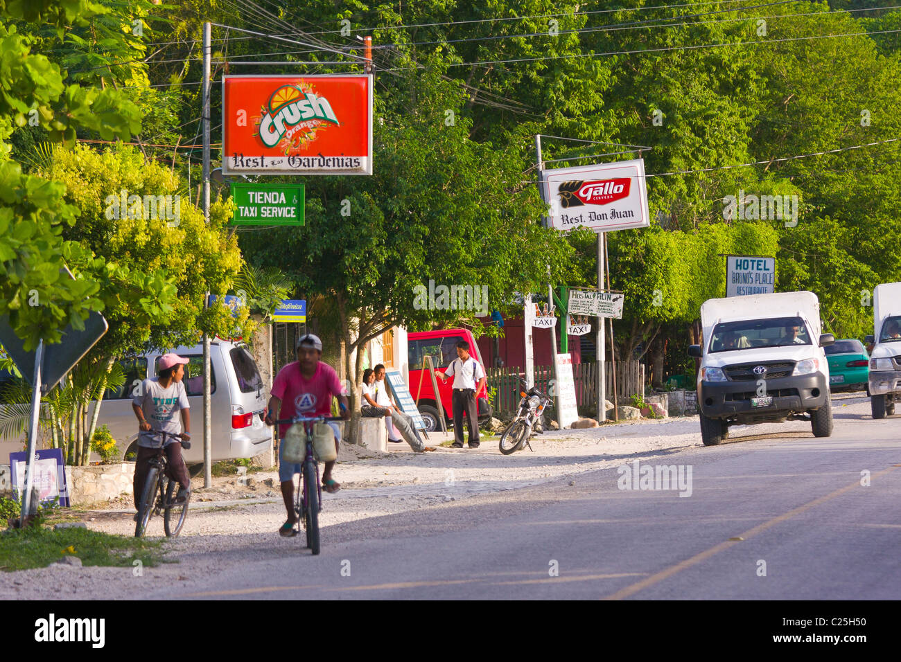 REMATE, GUATEMALA - Street scene in village of Remate Stock Photo - Alamy