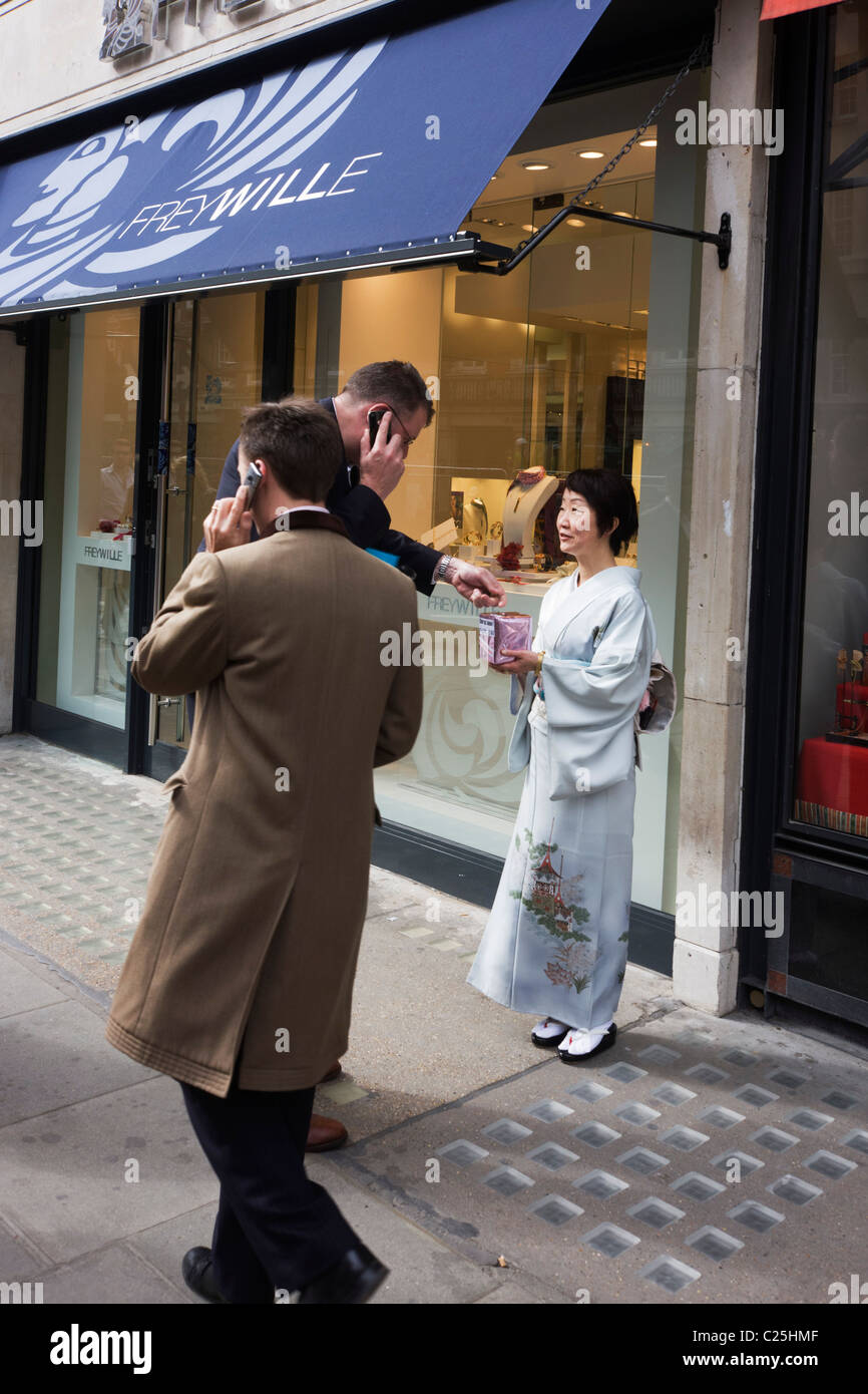 Westerner in kimono hi-res stock photography and images - Alamy