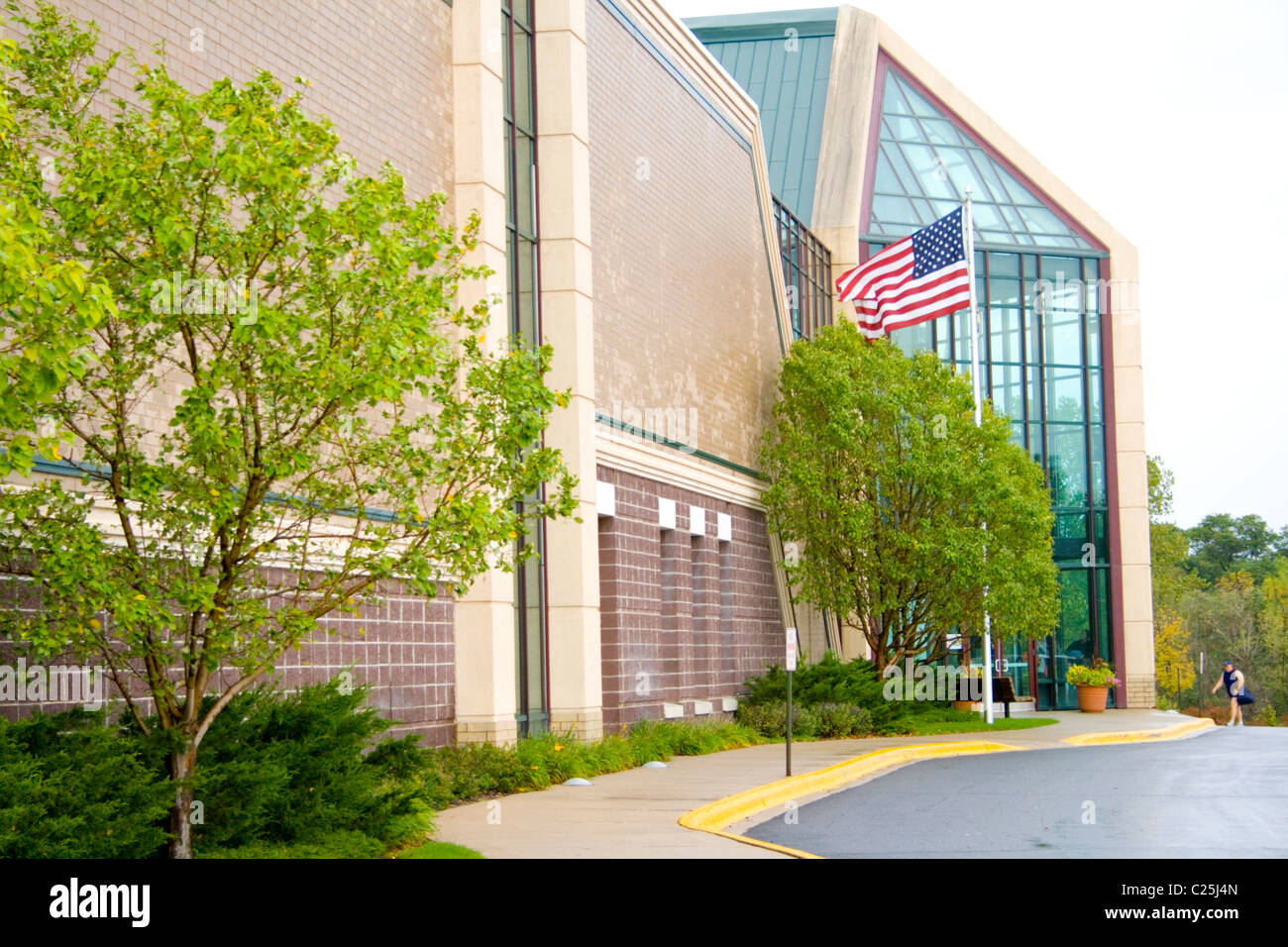 Modern Life Time Fitness exercise and workout building. Eagan Minnesota ...