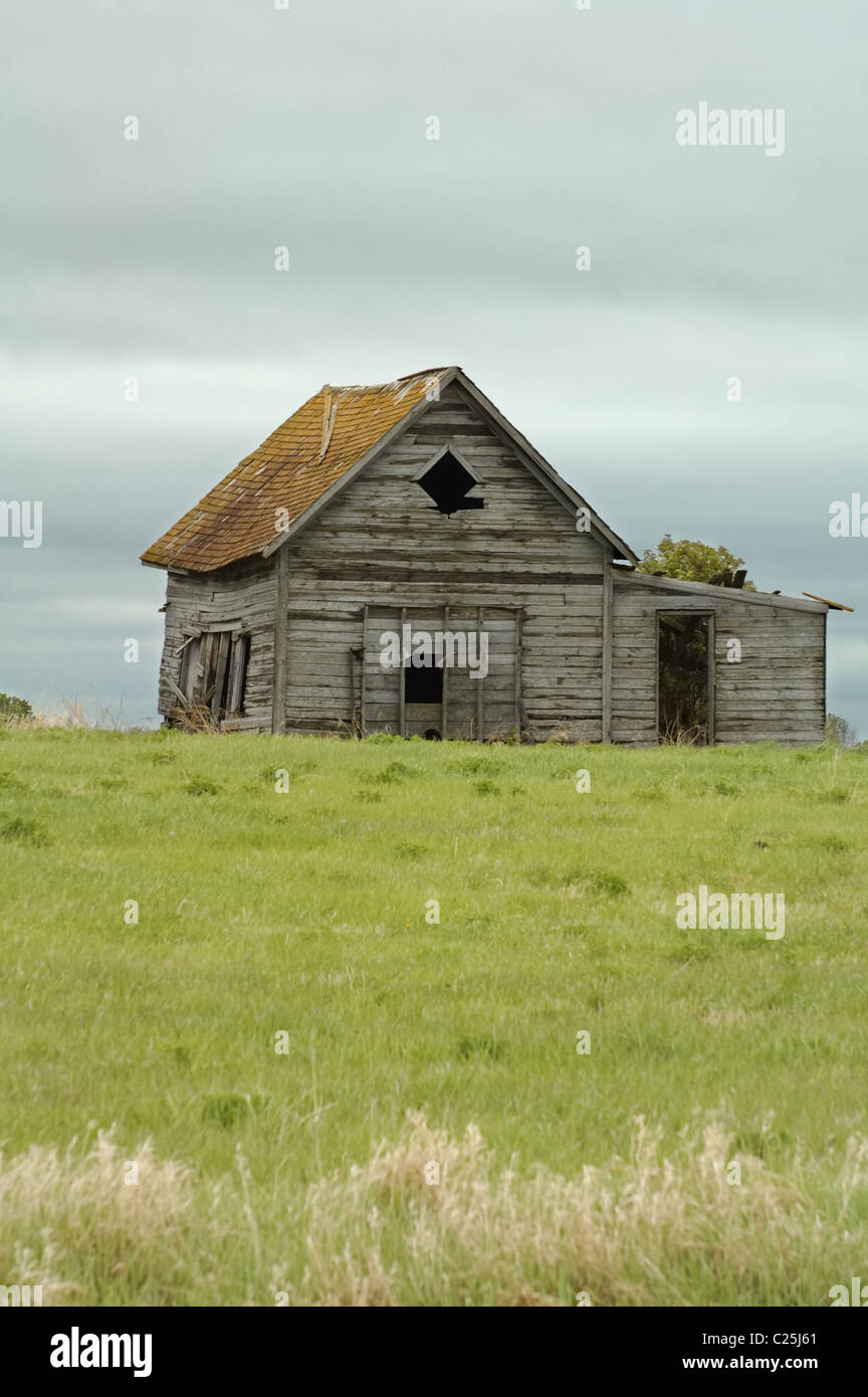 Abandoned farm house Stock Photo - Alamy
