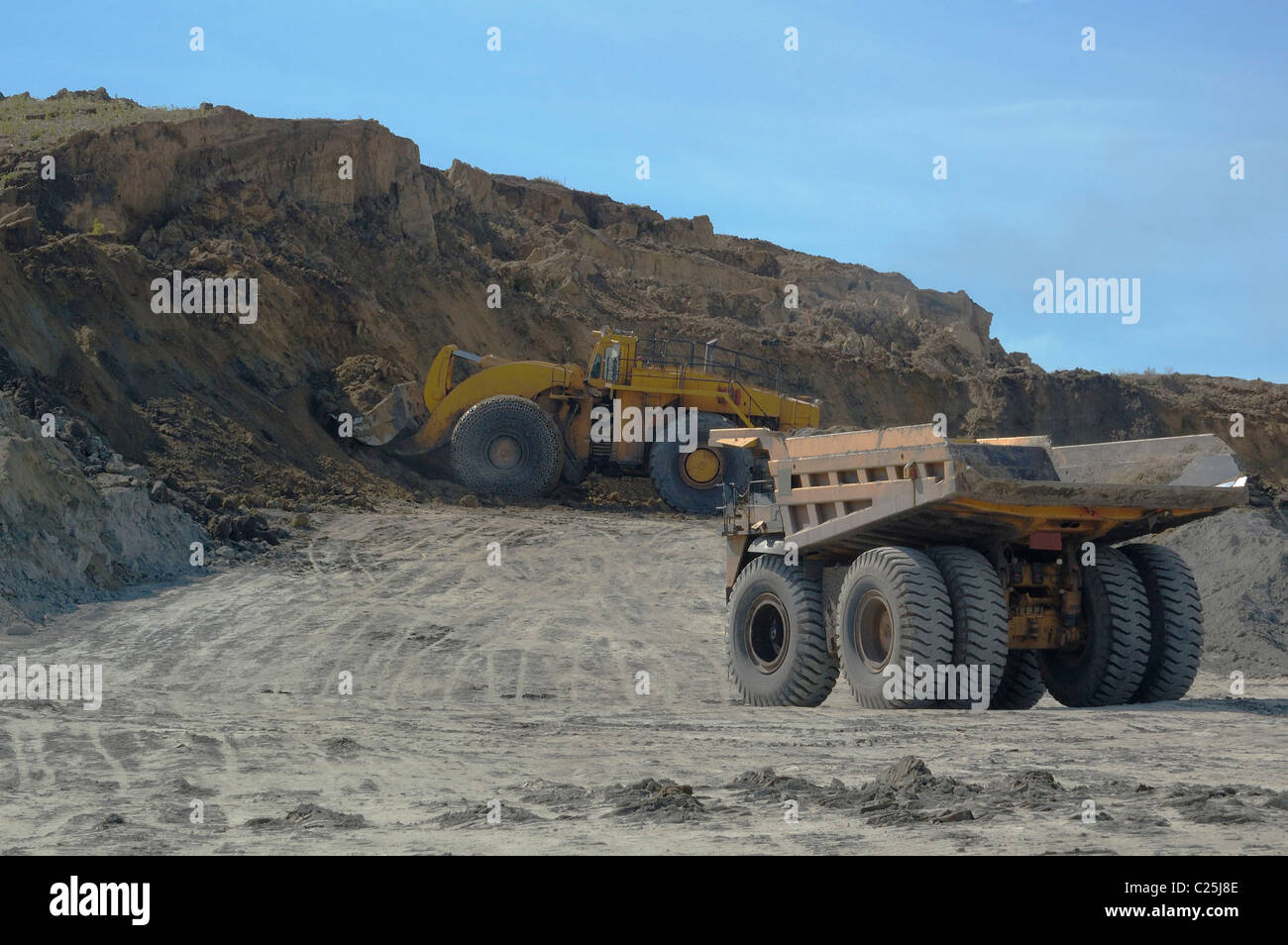 Mining vehicles hi-res stock photography and images - Alamy