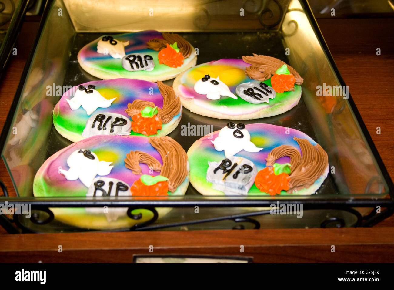 Rip halloween tombstone hi-res stock photography and images - Alamy