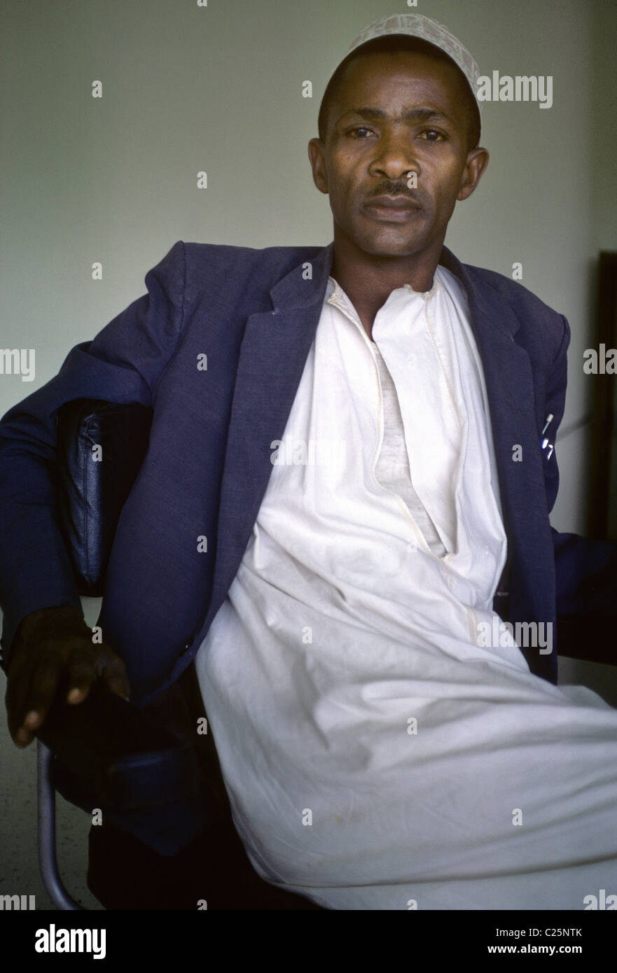 Kanzu hi-res stock photography and images - Alamy