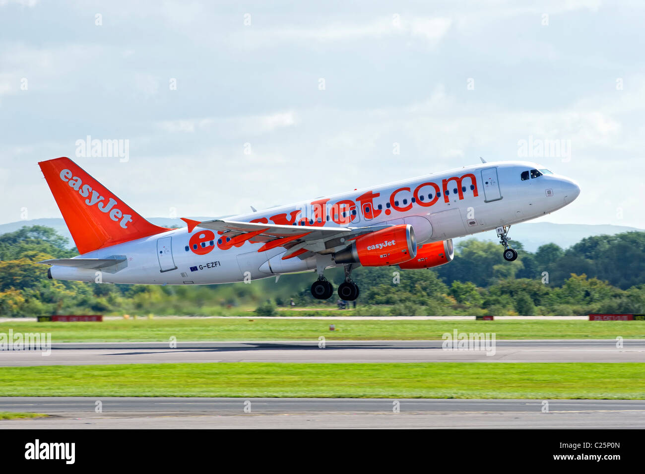 EasyJet aircraft taking off from Manchester Airport Stock Photo - Alamy
