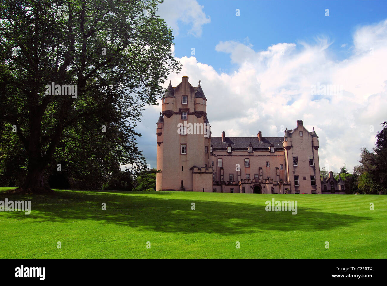 Fyvie castle hi-res stock photography and images - Alamy